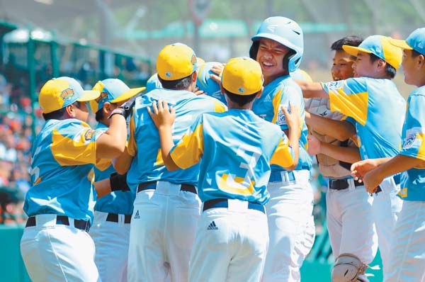 Central East Maui leads New Jersey 6-0 in game suspended by weather ...